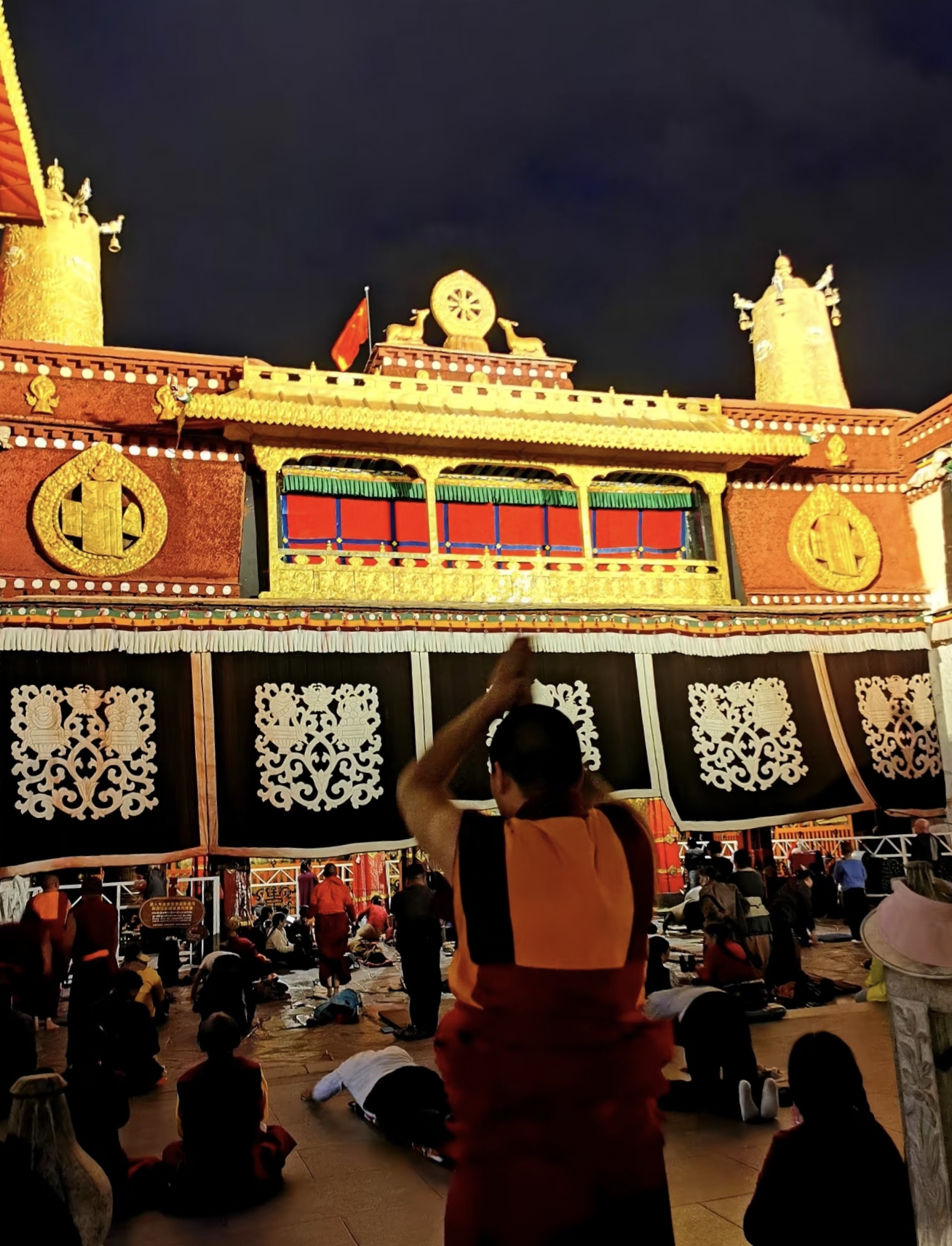 Fête Saga Dawa au Tibet : célébration bouddhiste sacrée